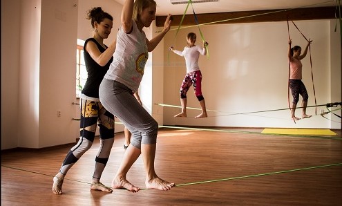 Indoor slackline v Be Balanced